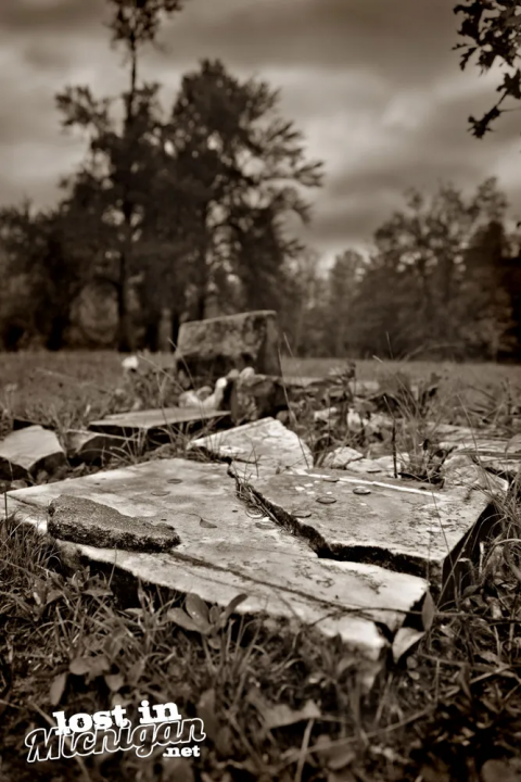 The Witch Legend of Pere Cheney Cemetery | Mysterious Michigan